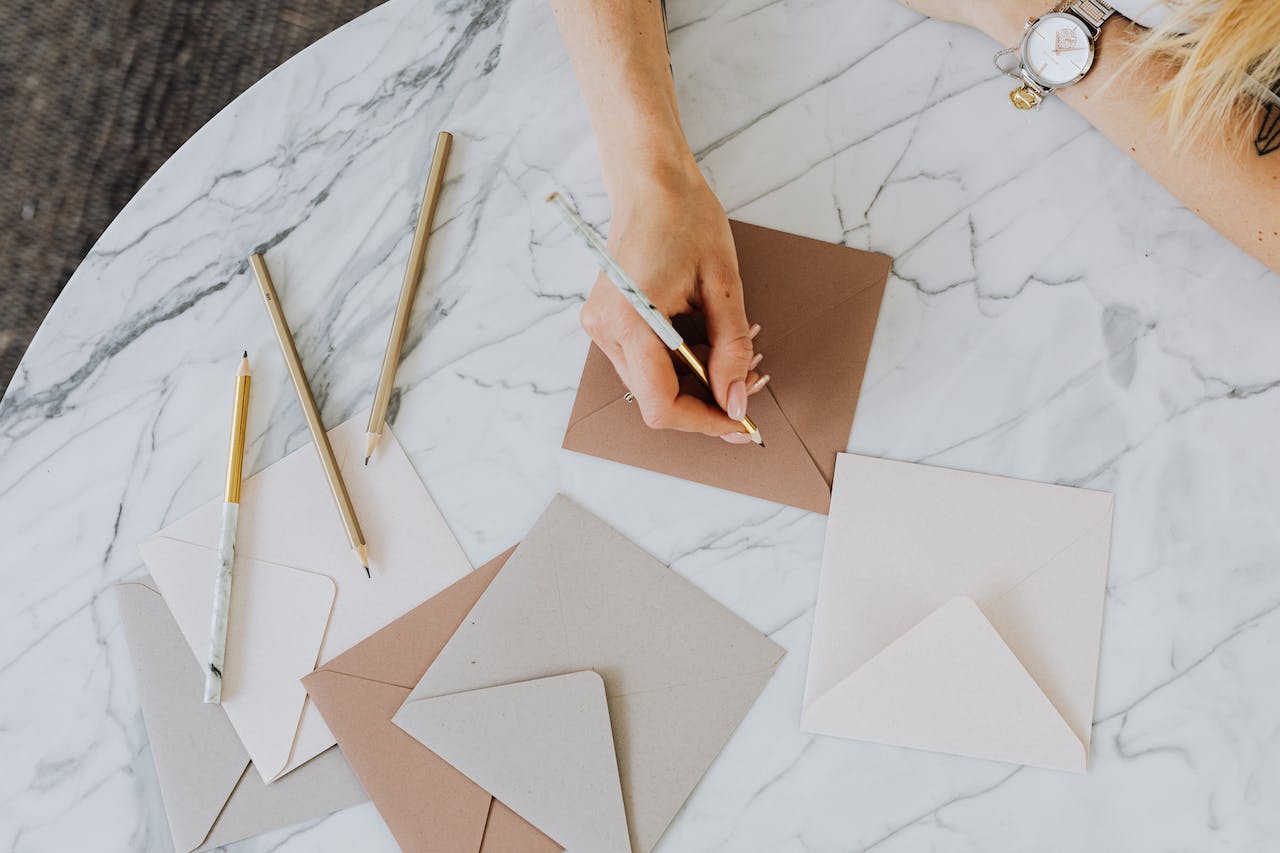 How to Write Envelopes Job Applications That Stand Out